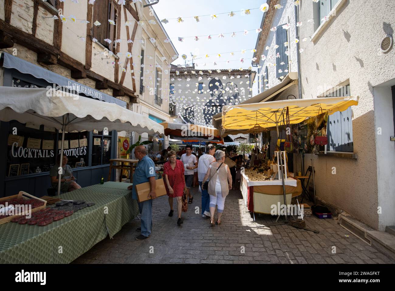 Ville d'Eymet, bastide town, in the region of south-west Dordogne, with ...