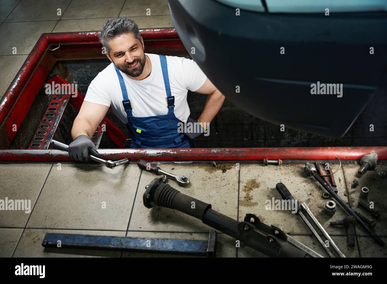 Camera mechanic middle aged hi-res stock photography and images - Alamy