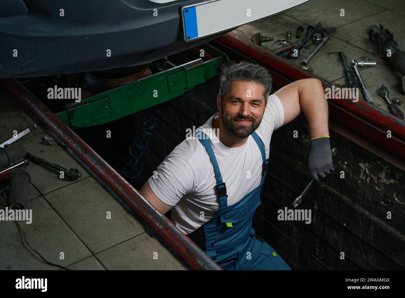 Camera mechanic middle aged hi-res stock photography and images - Alamy