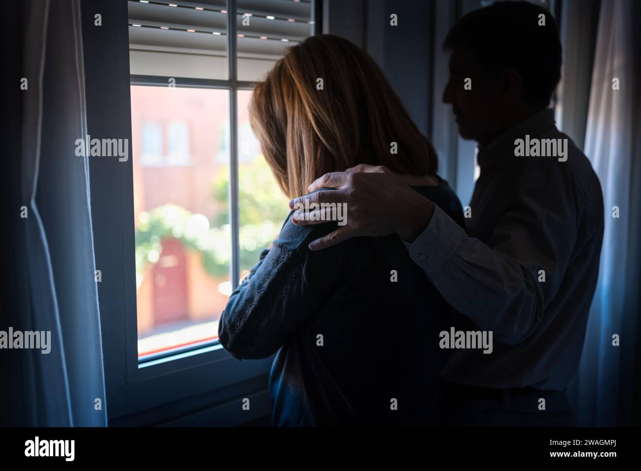 Hand comforting elderly shoulder hi-res stock photography and images ...