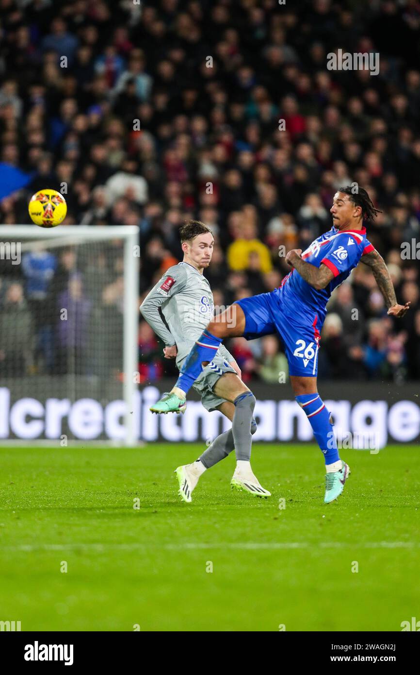 Crystal Palace's Chris Richards battles for the ball against during the ...