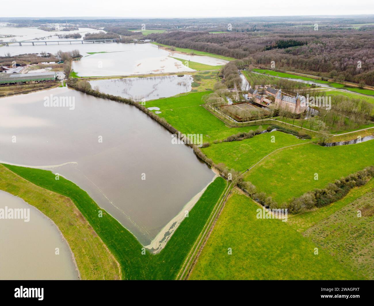 High water levels in the Rhine river in Jan 2024 near Doorwerth ...