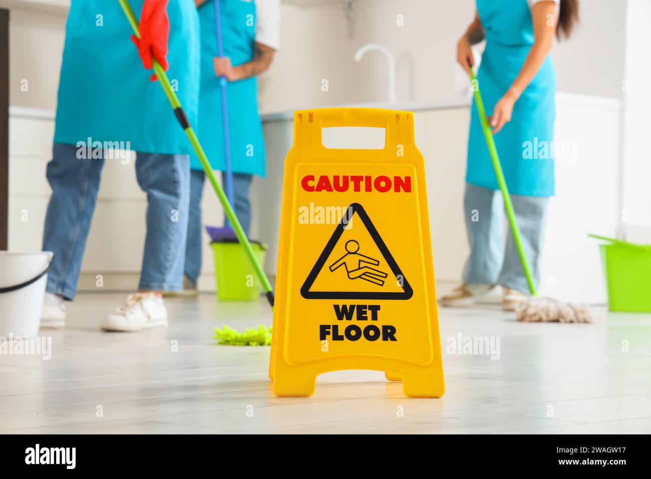 Caution sign in kitchen hi-res stock photography and images - Alamy