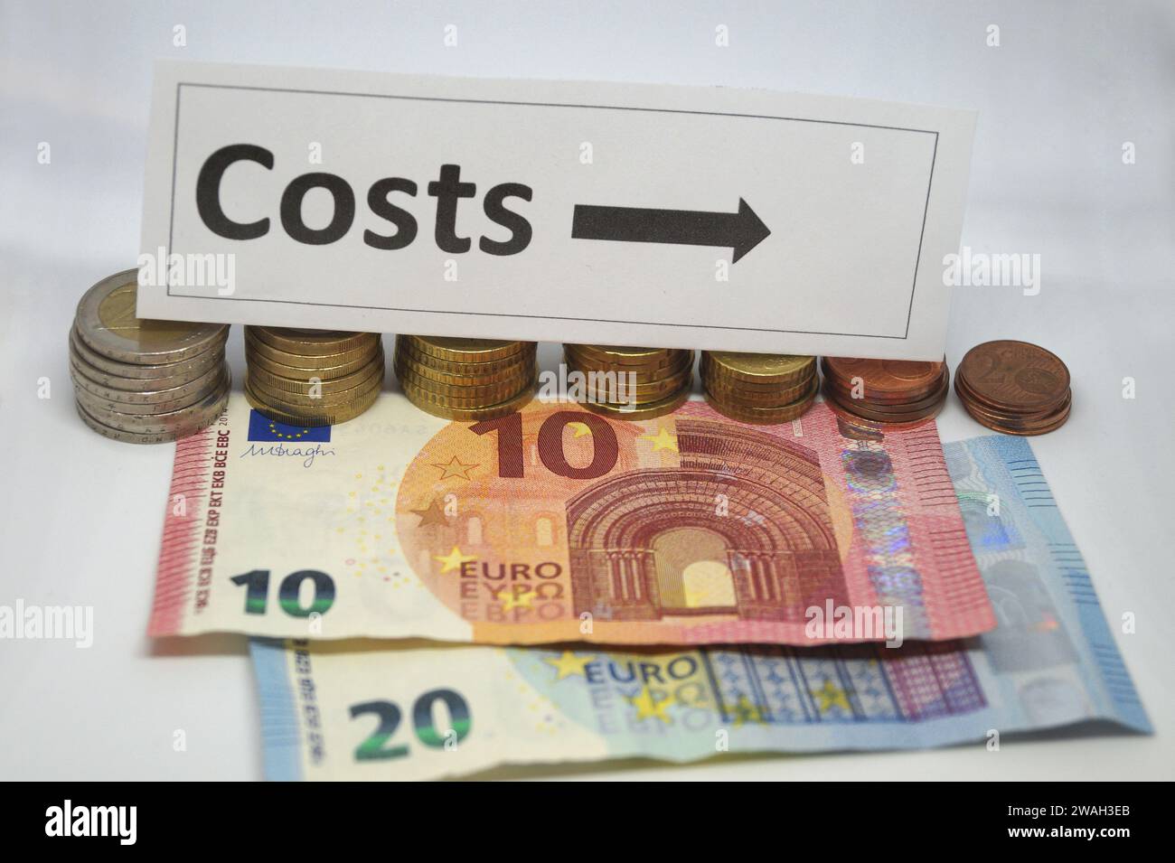decreasing costs, symbol image Stock Photo - Alamy