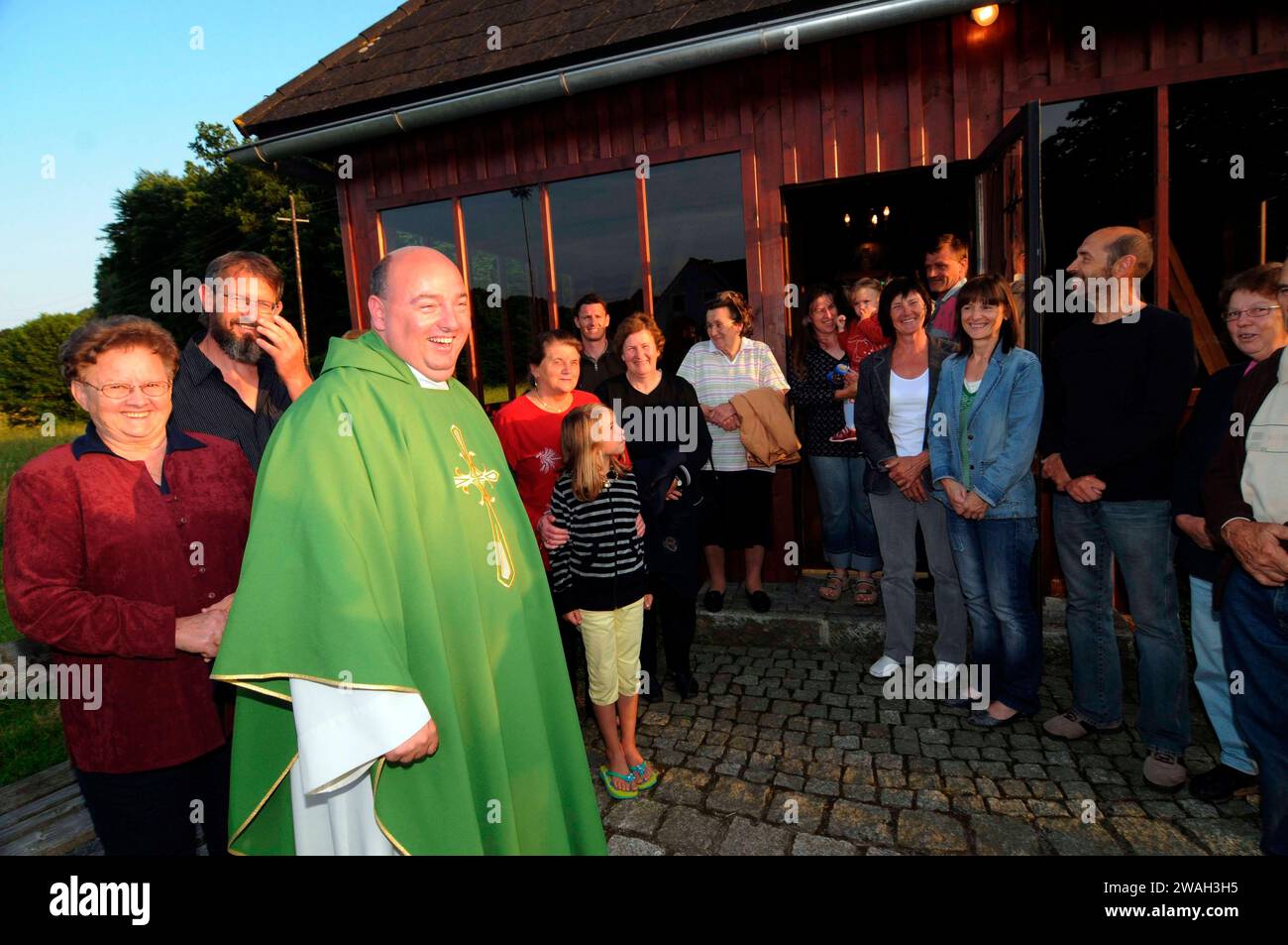 Römisch katholische priester hi-res stock photography and images - Alamy