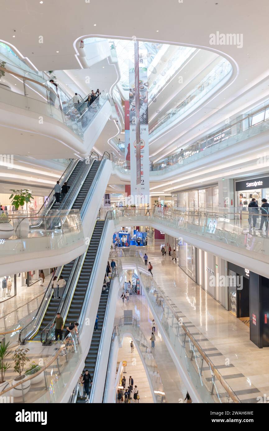 Uniwalk mall hi-res stock photography and images - Alamy