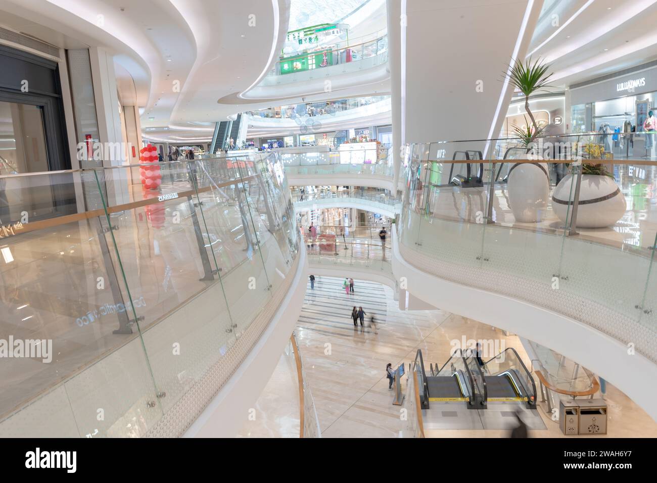 Uniwalk mall hi-res stock photography and images - Alamy