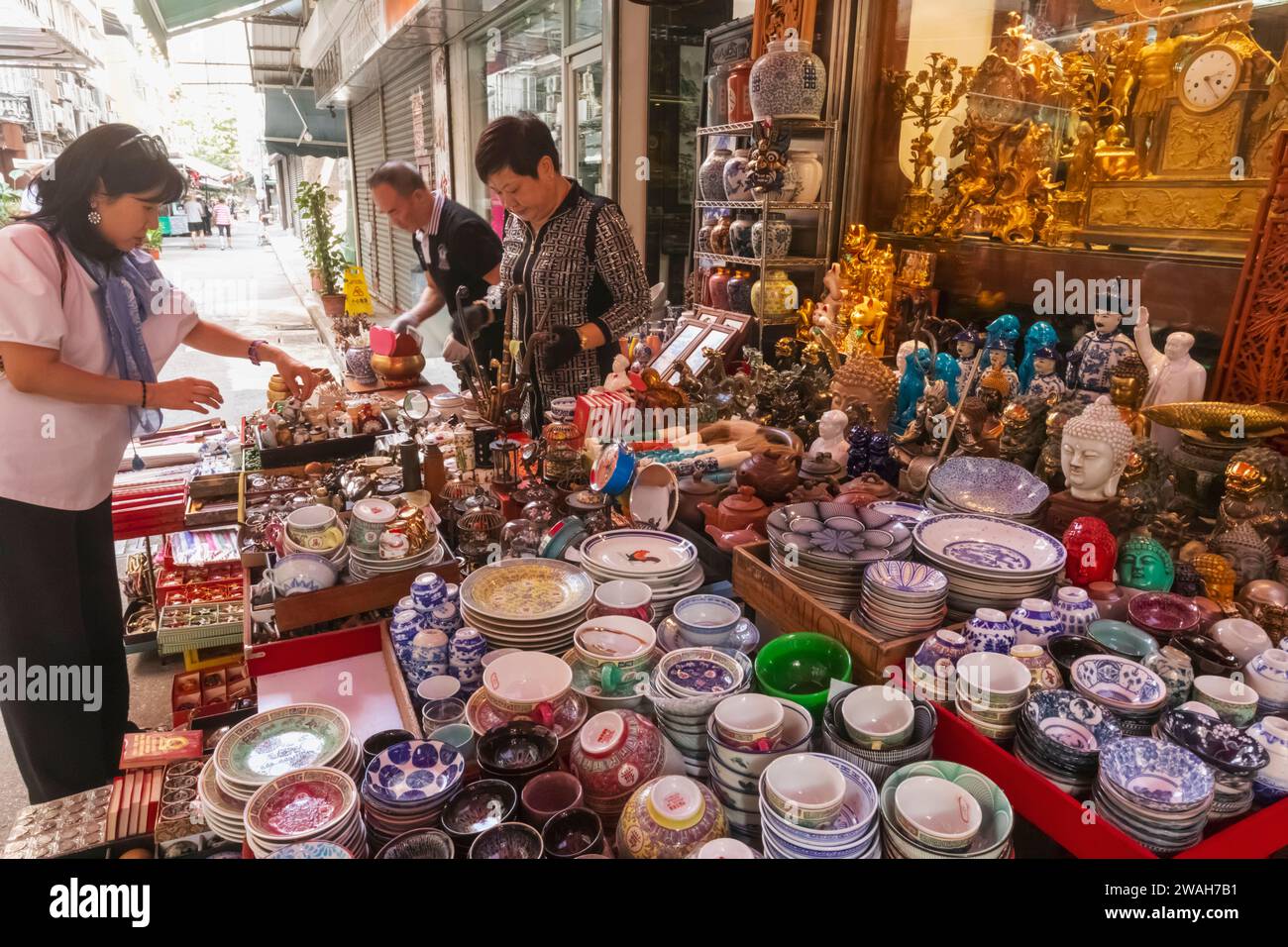 China, Hong Kong, Hong Kong Island, Soho, Hollywood Road, Cat Street ...