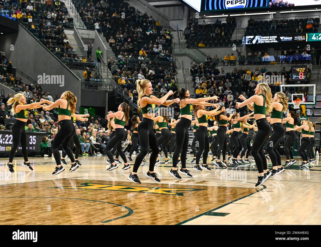 Waco, Texas, USA. 3rd Jan, 2024. Baylor Lady Bears song leaders perform ...