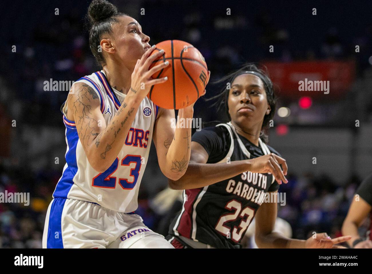 Florida guard Leilani Correa (23) looks for a shot next to South ...