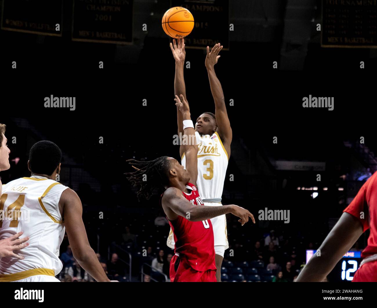 SOUTH BEND, IN - JANUARY 03: Notre Dame Fighting Irish guard Markus ...