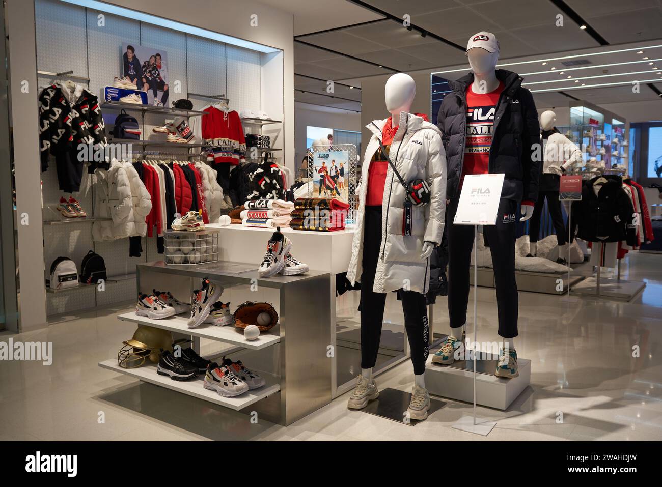 SHENZHEN, CHINA - NOVEMBER 29, 2019: dressed mannequins on display ...