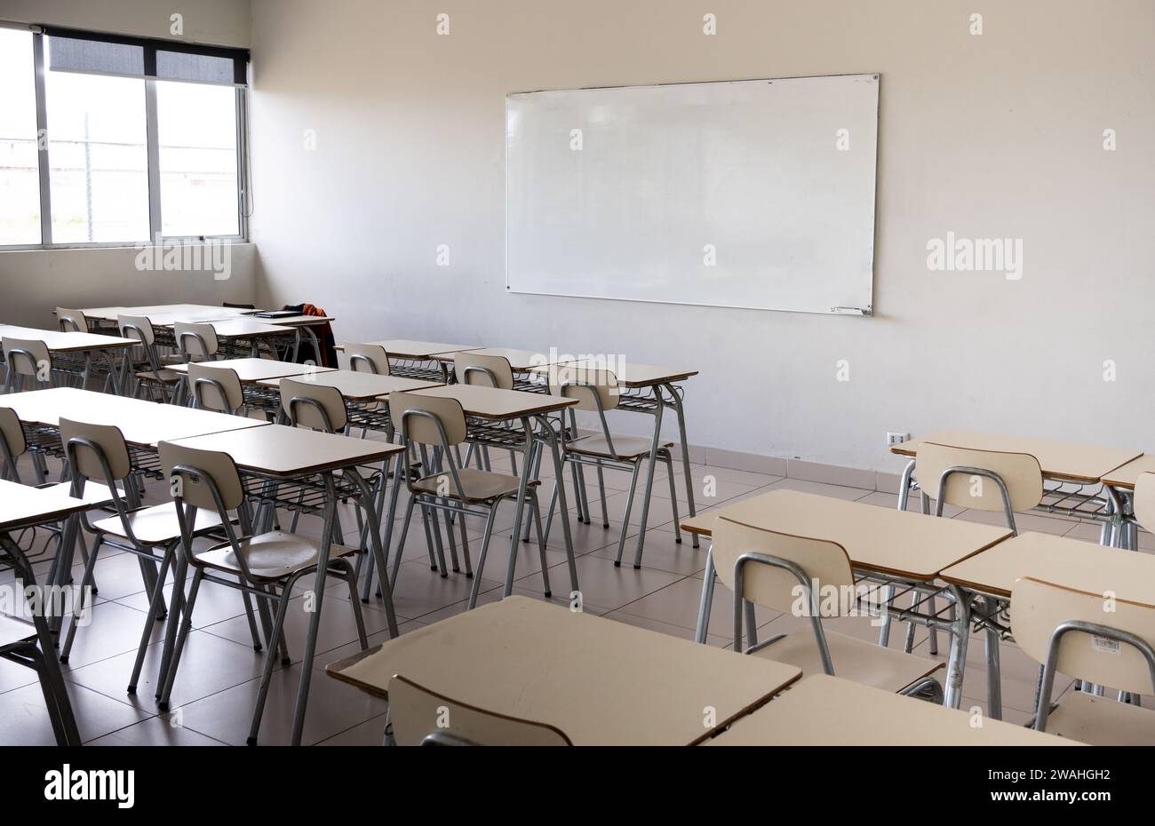 empty classroom, whiteboard and window Stock Photo - Alamy