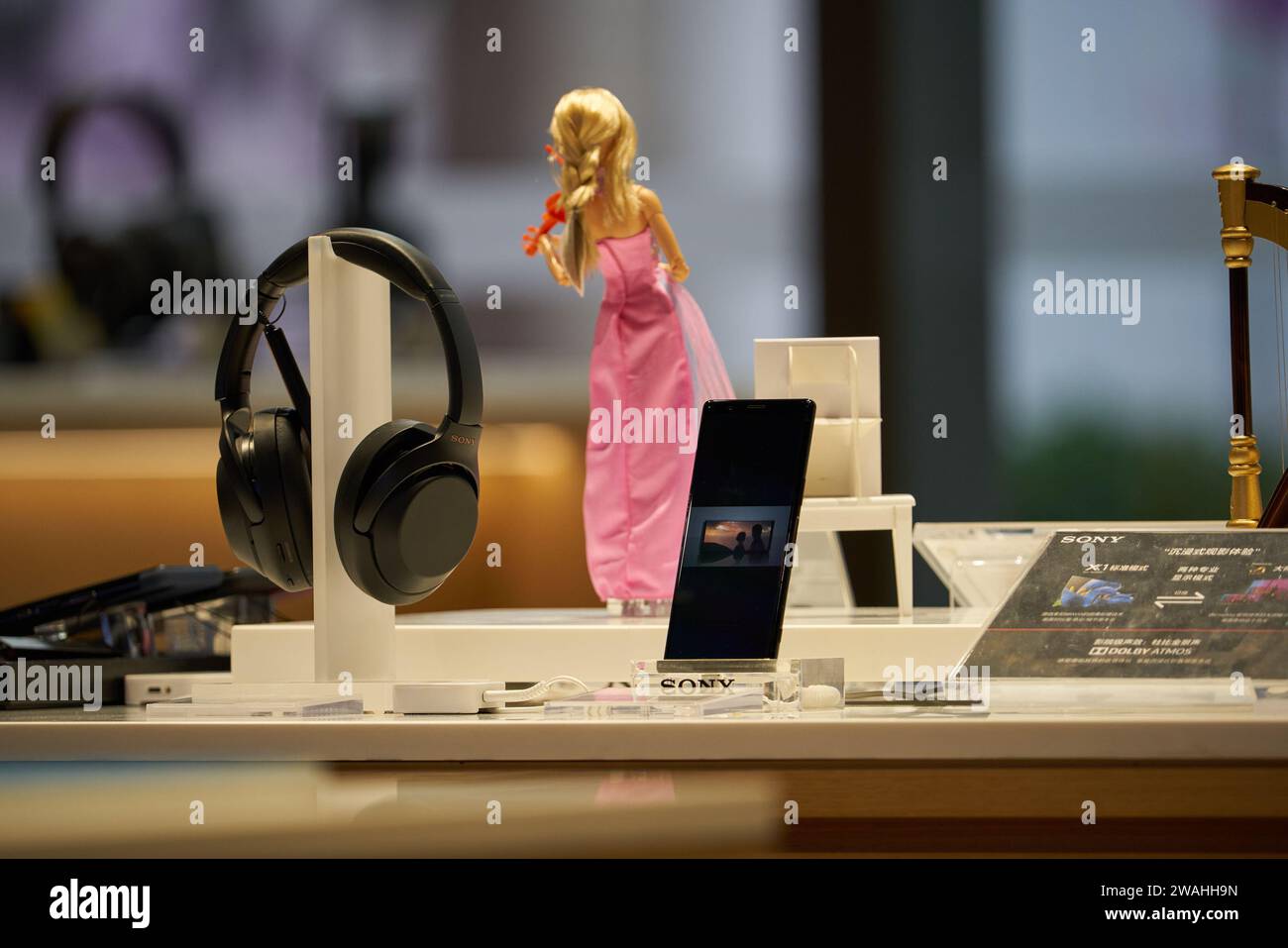 Shopping cancellation hi-res stock photography and images - Alamy