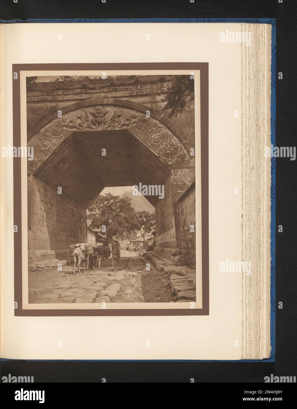 Gate at Juyong Guan, Donald Mennie, c. 1915 - In or Before 1920 ...