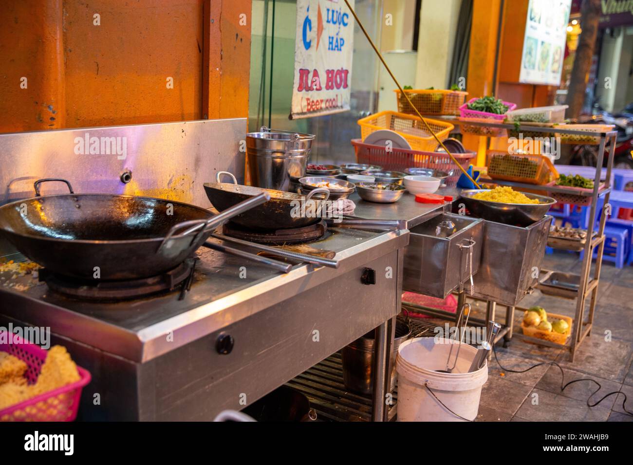 Outdoor Asian kitchen for street food Stock Photo - Alamy