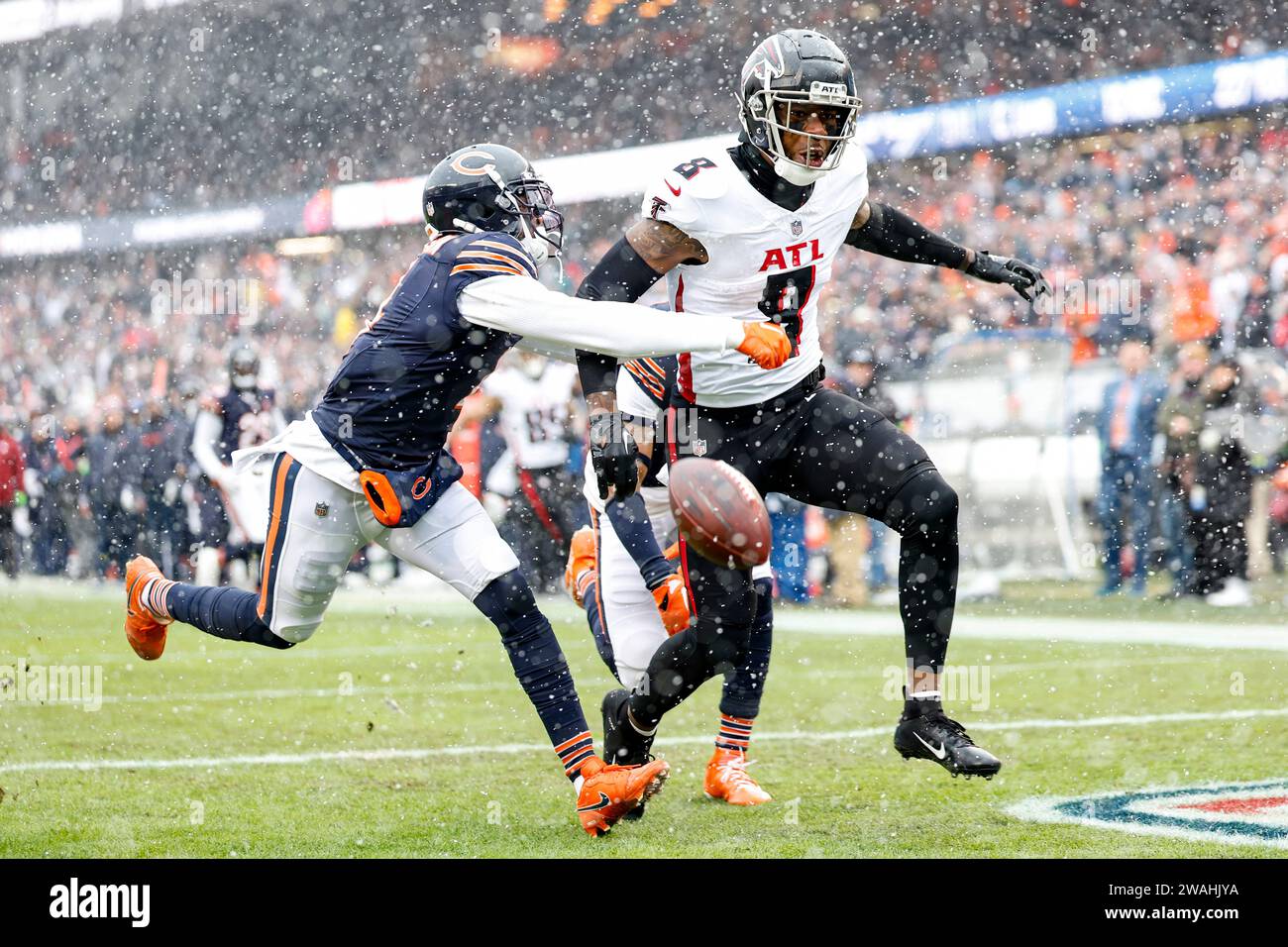 Chicago Bears safety Eddie Jackson (4) defends against Atlanta Falcons ...
