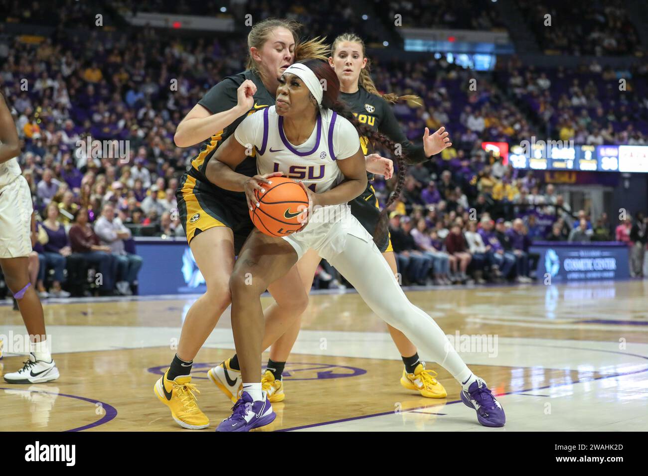 Baton Rouge, LA, USA. 04th Jan, 2024. LSU's Aneesah Morrow (24) tries ...