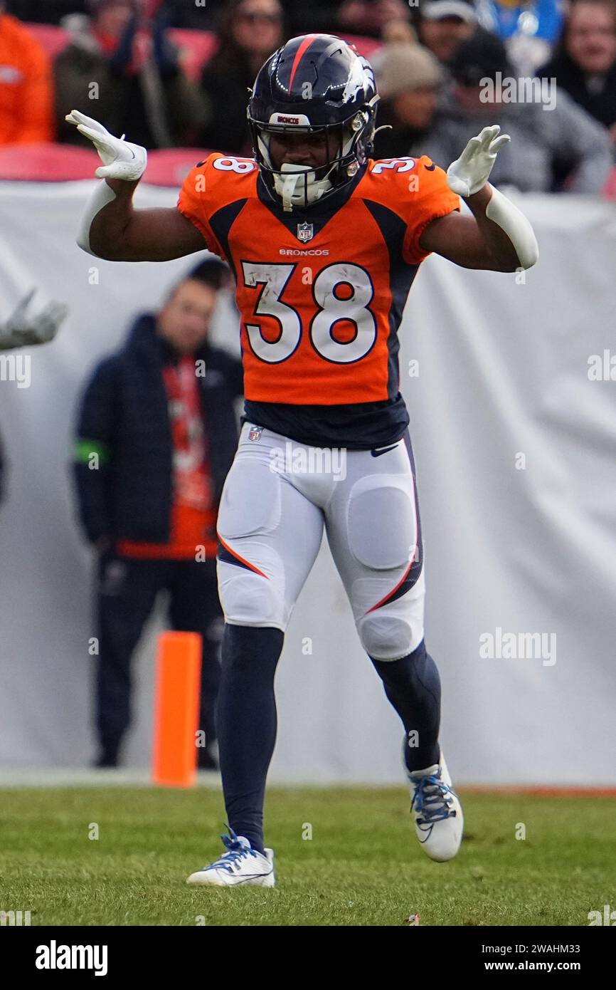 Denver Broncos running back Jaleel McLaughlin (38) runs against the Los ...