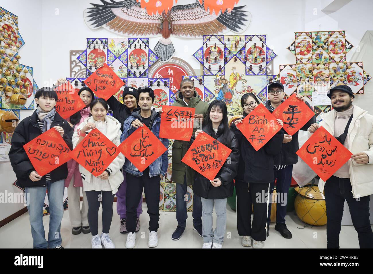 Foreign students learn brush writing in Nantong City, east China's ...