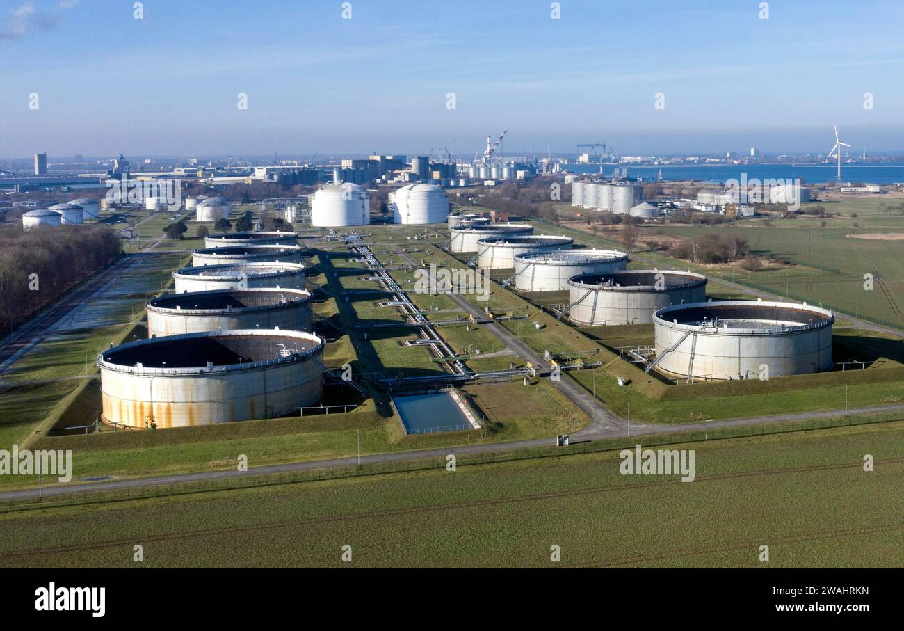Pck oil refinery hi-res stock photography and images - Alamy