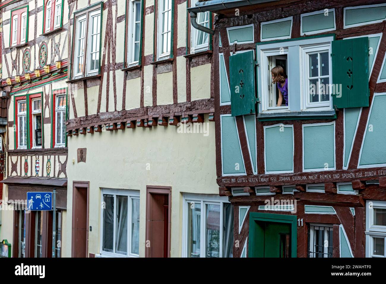 Row of medieval houses hi-res stock photography and images - Alamy