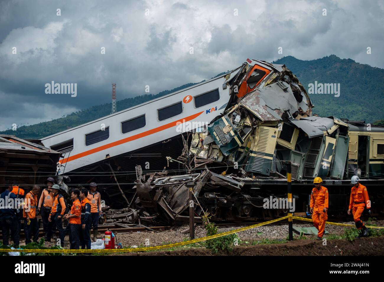 Two autos collided hi-res stock photography and images - Alamy