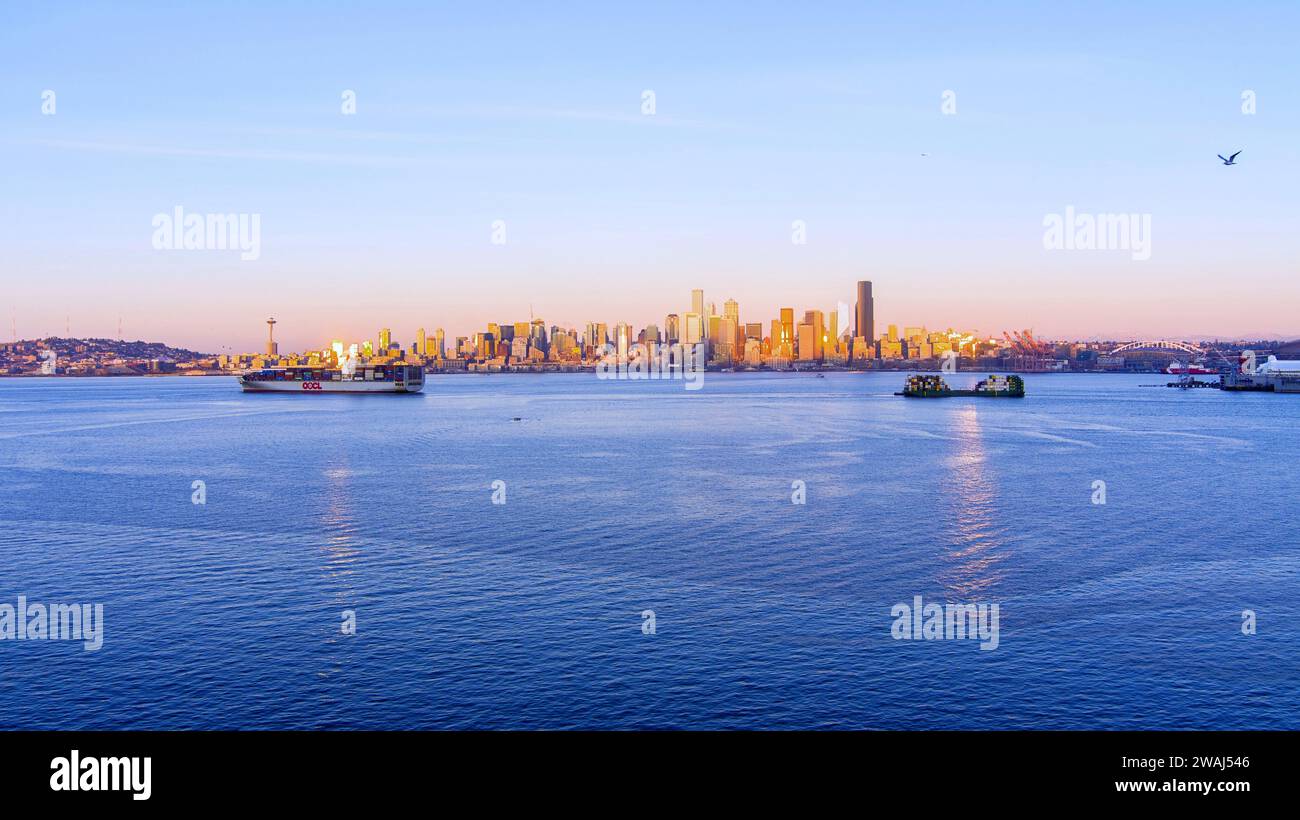 Seattle bay waterfront downtown town city hi-res stock photography and ...