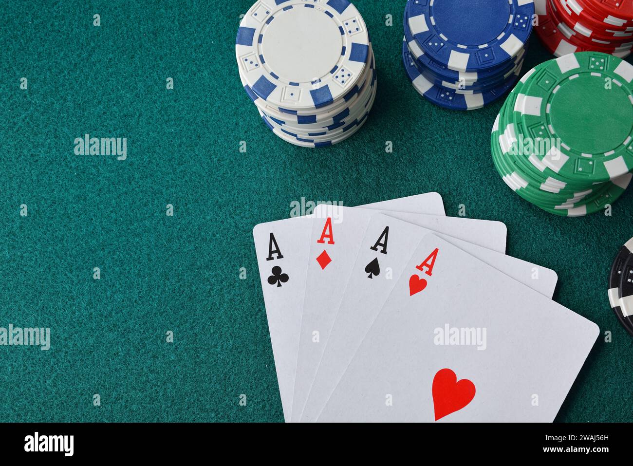 Deck of cards green background hi-res stock photography and images - Alamy