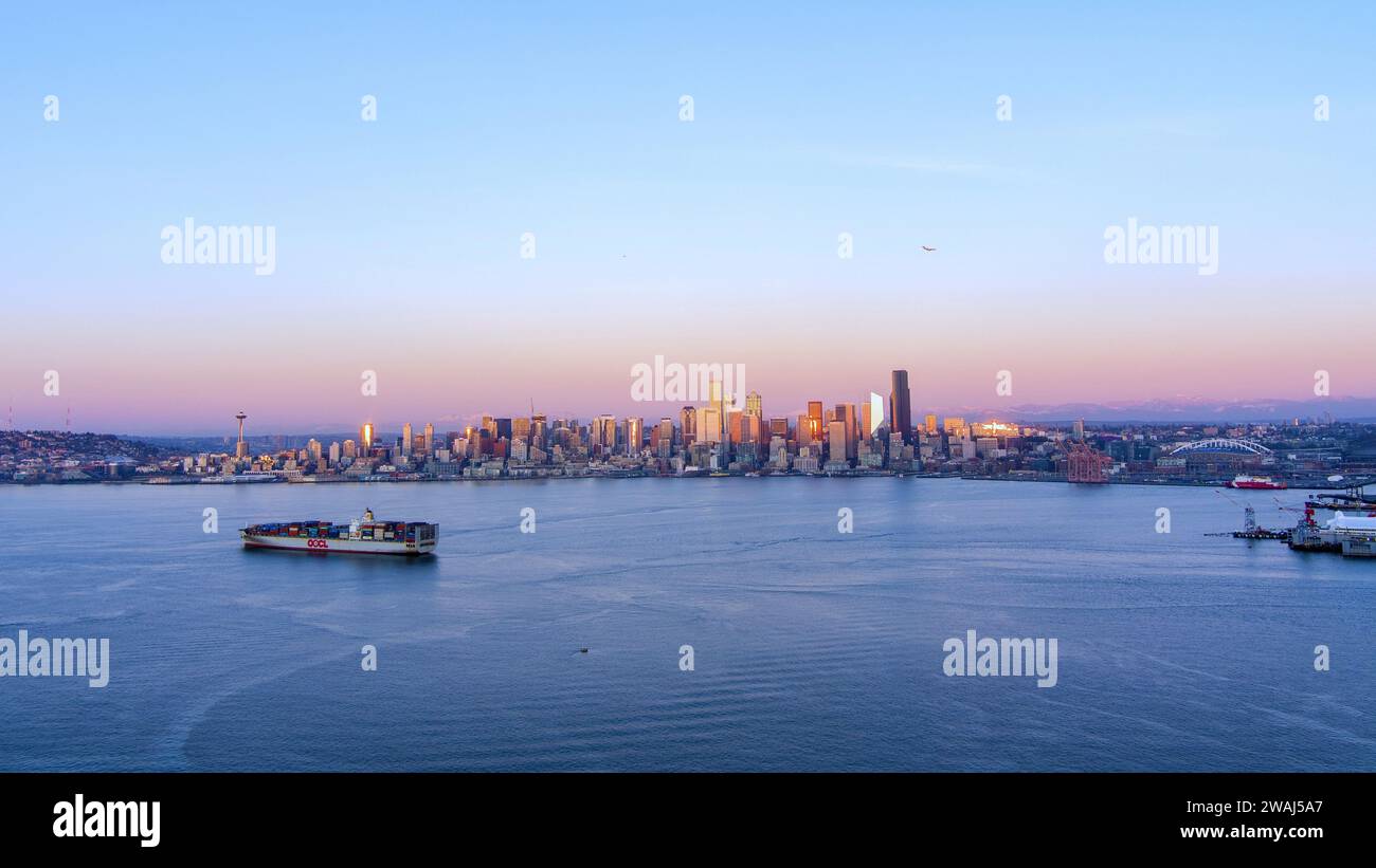 Aerial view of the Seattle, Washington waterfront skyline on Elliot Bay ...