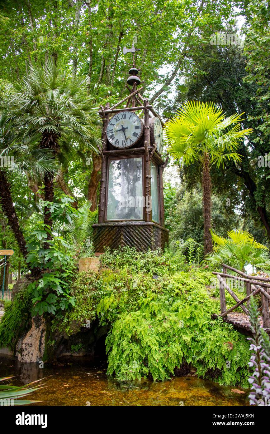 Clock rome hi-res stock photography and images - Alamy