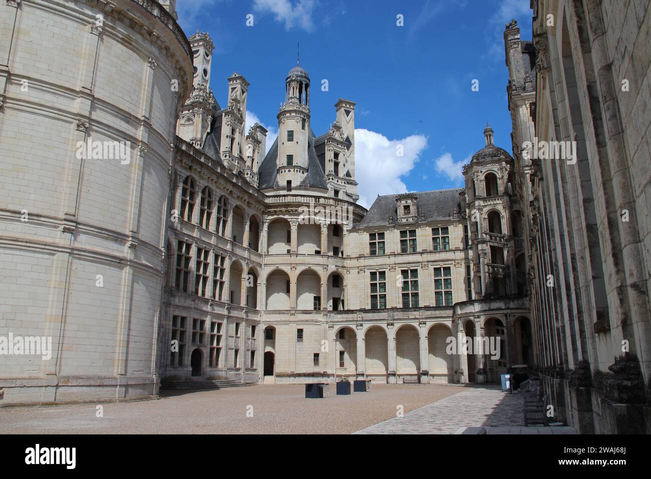 renaissance castle (chambord) in france Stock Photo - Alamy