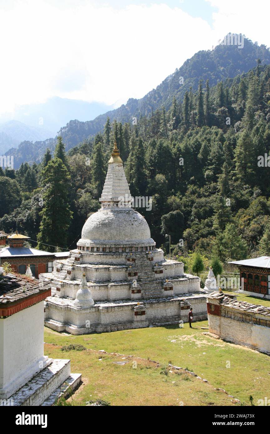 buddhist monument (chendebji chorten) in bhutan Stock Photo - Alamy