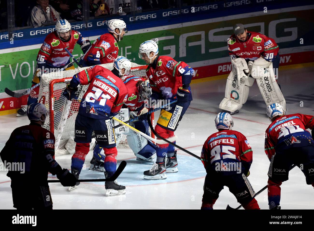 Berlin, Deutschland. 04th Jan, 2024. 04.01.2024, Mercedes-Benz-Arena ...