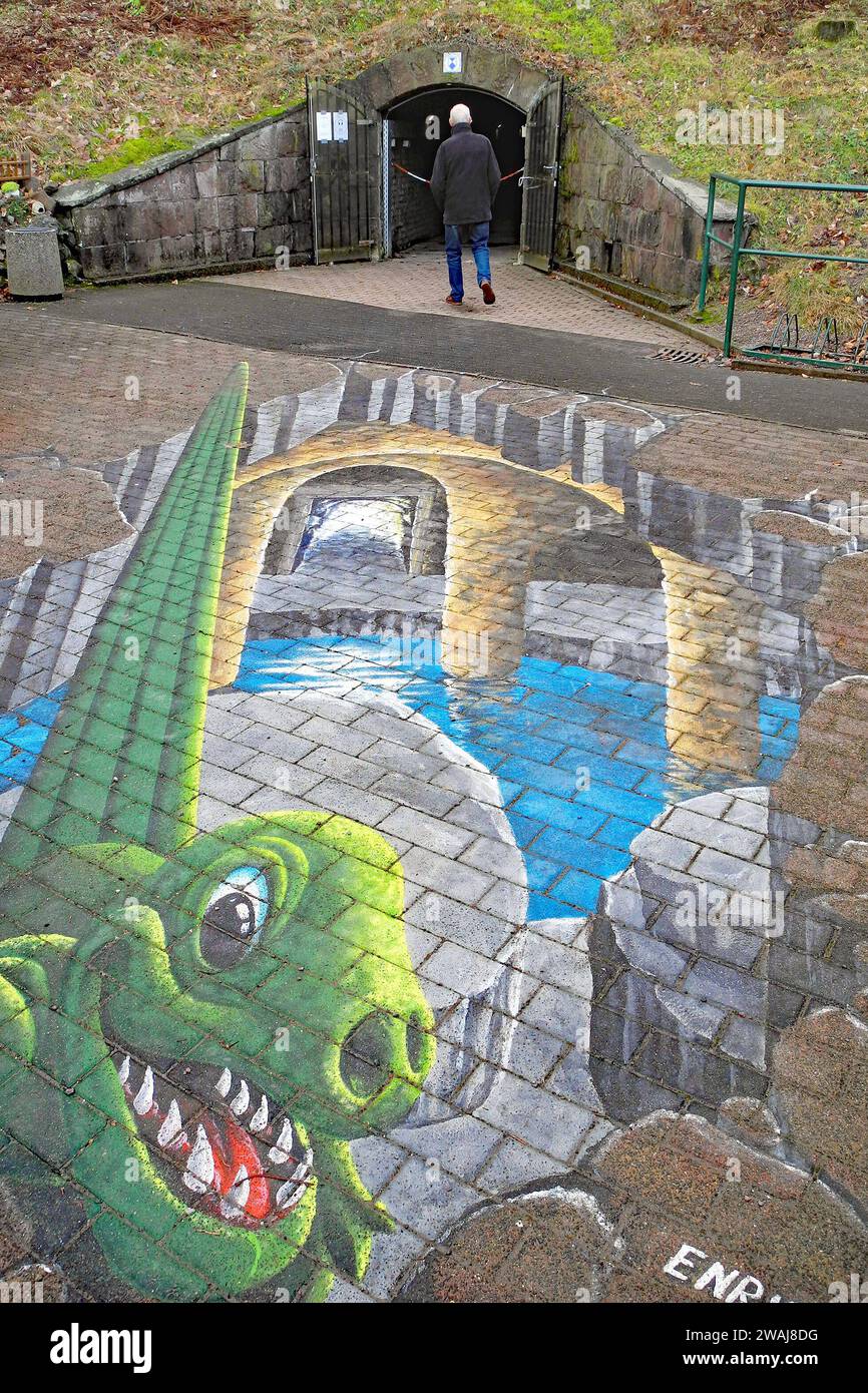 Eine der schoensten und groessten Kristallgrotten Europas *** One of ...