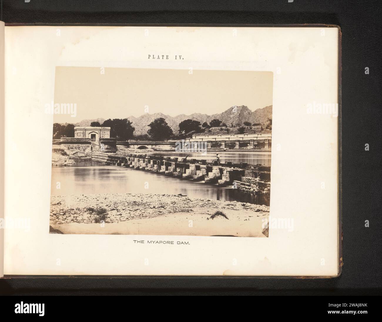 View of a dam in the Ganges, Thomas George Glover, c. 1862 - in or ...