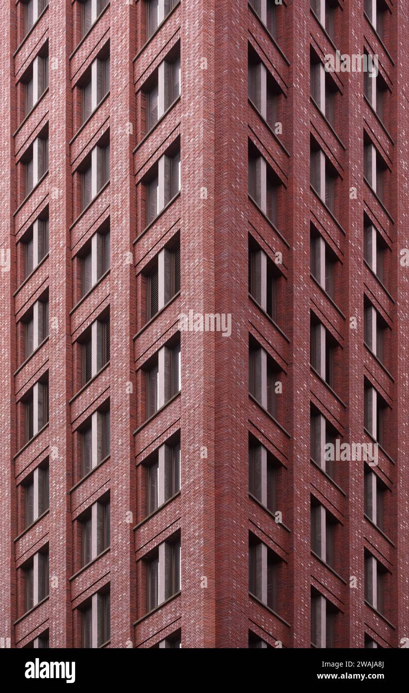 Red brick high rise building hi-res stock photography and images - Alamy
