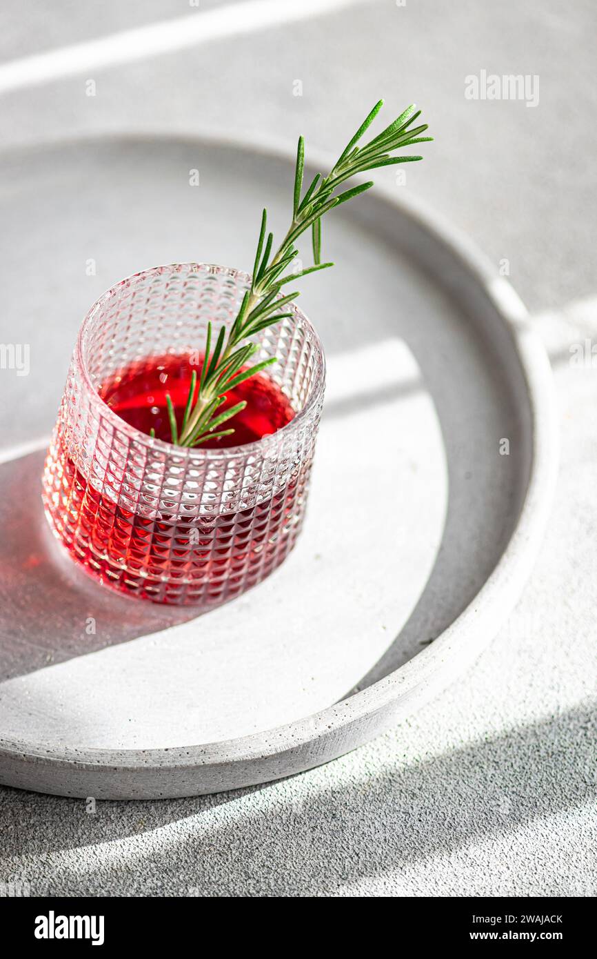 Elegant cocktail presentation hi-res stock photography and images - Alamy