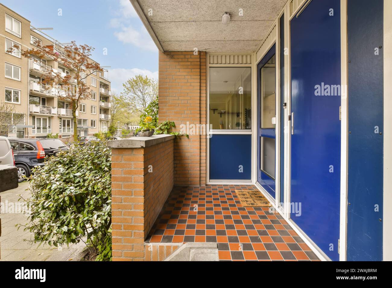 Empty terrace overlooking city hi-res stock photography and images - Alamy