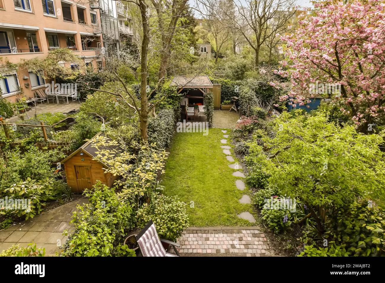 Path pergola view hi-res stock photography and images - Alamy
