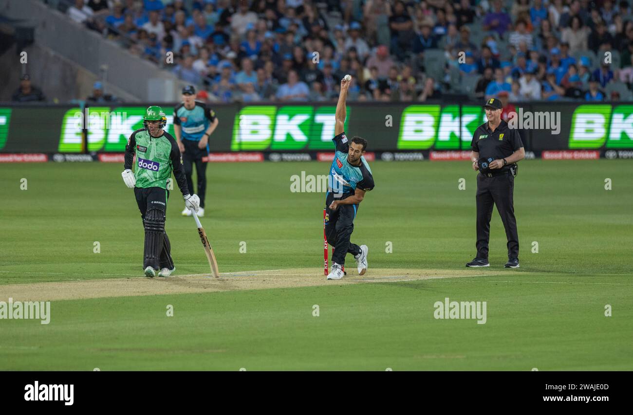 Adelaide, Australia. 31st Dec 2023. Wes Agar bowling for Adelaide ...