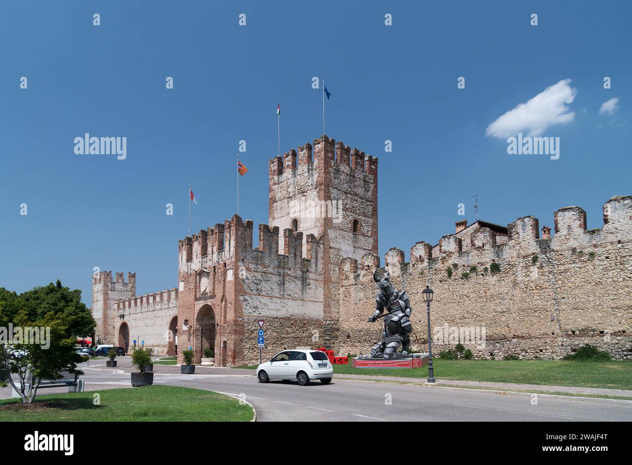 Gothic Porta Verona (Verona Gate) in Mura scaligere di Soave (Scaliger ...