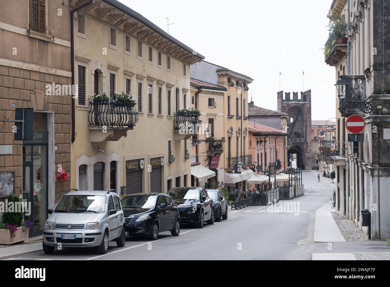 Gothic Porta Verona (Verona Gate) in Mura scaligere di Soave (Scaliger ...