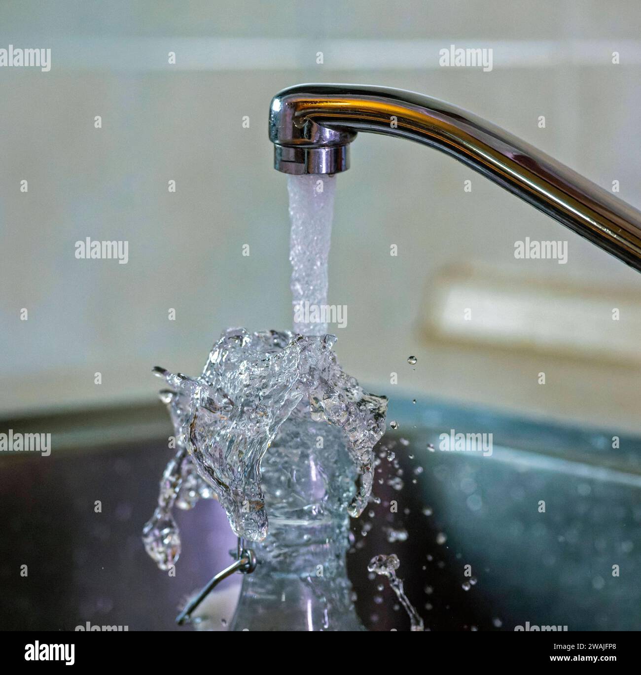 Wasser In Kncheln