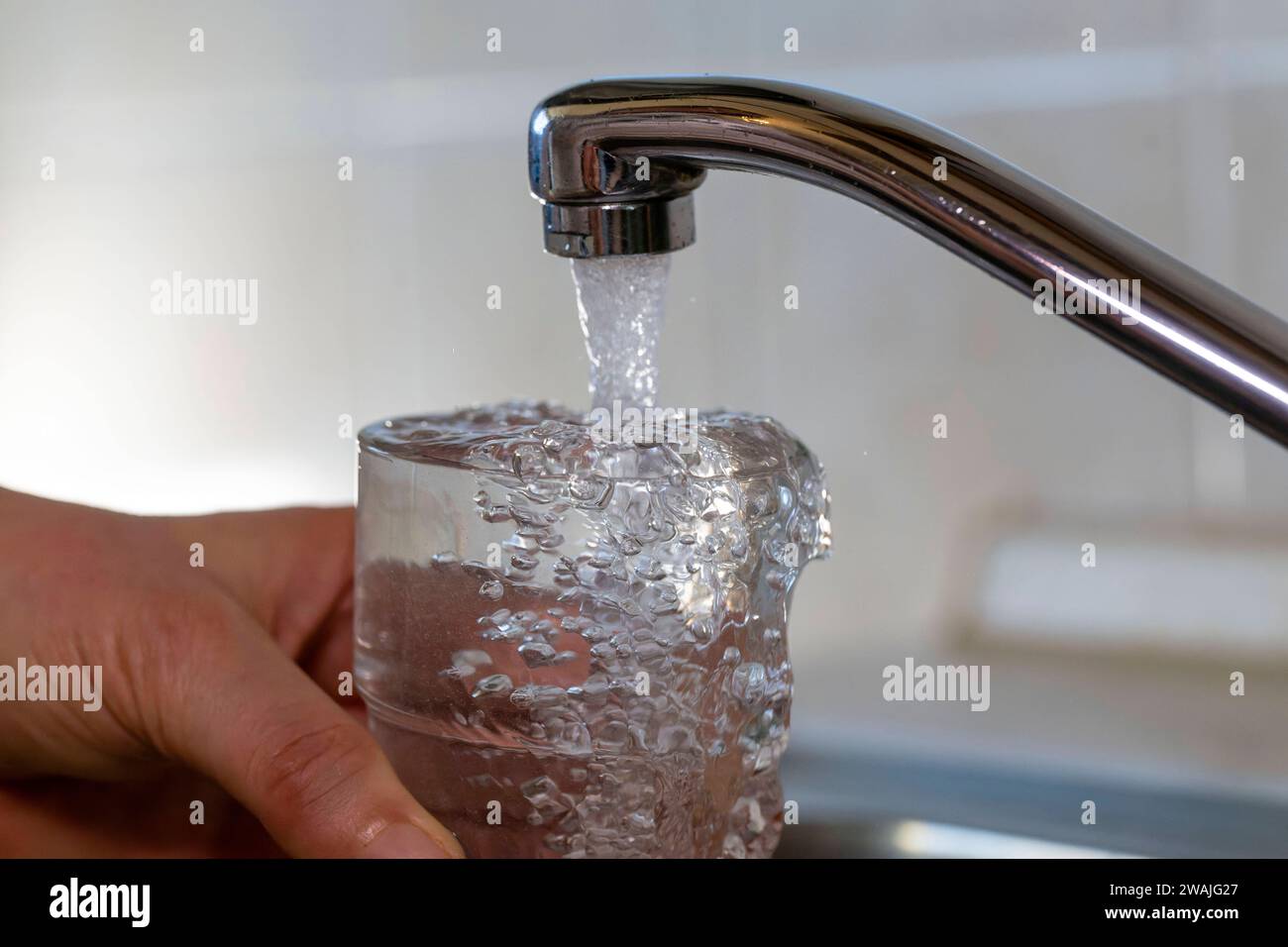 Wasser In Kncheln