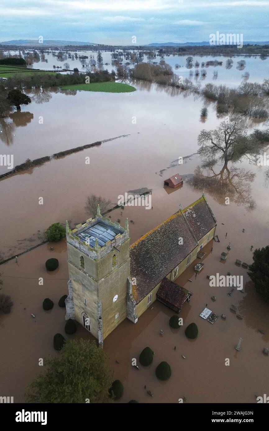Tirley, Gloucester, UK. 5 January 2024. Flooding at St Michael & All ...