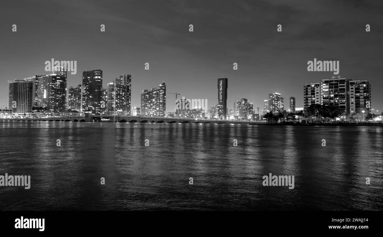 Downtown miami macarthur bridge Black and White Stock Photos & Images ...