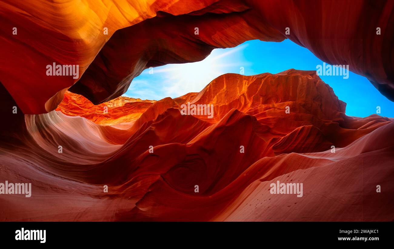 A scenic view of the sandstone walls in the famous Antelope Canyon ...