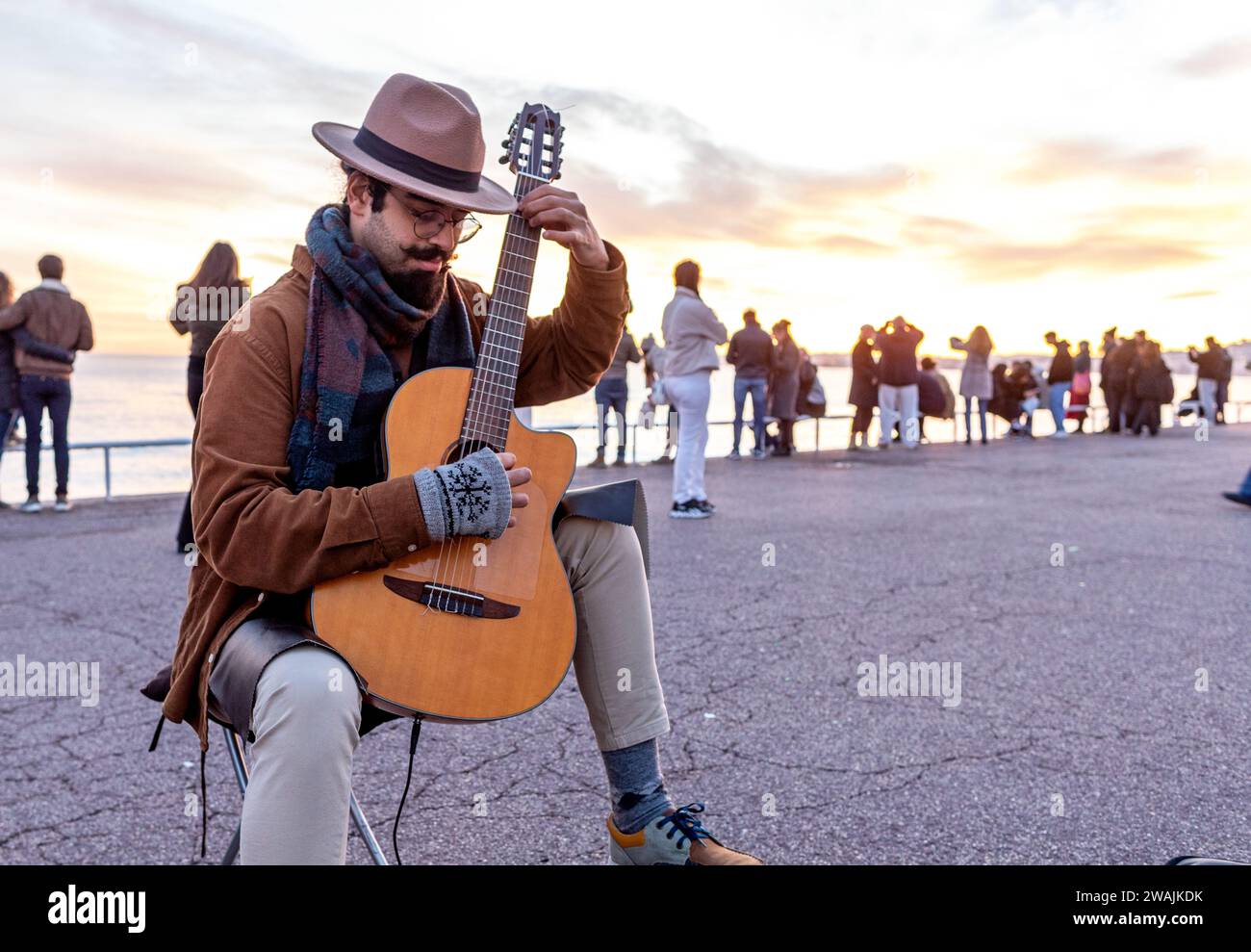 Classical guitar player hi-res stock photography and images - Alamy