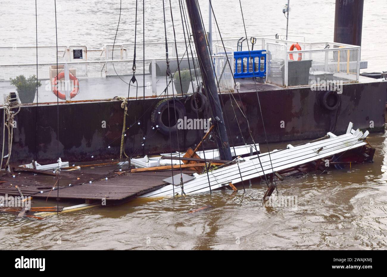 London, UK. 5th January 2024. Party boat Bar and Co sinks at Temple ...